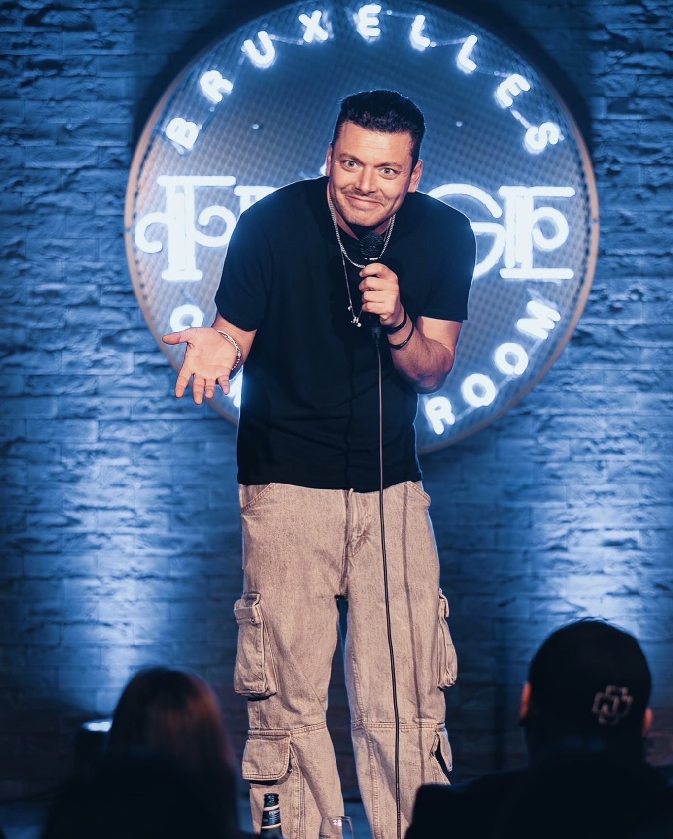 La vie amoureuse de Kev Adams : découvrez sa nouvelle copine.