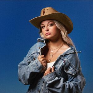 Eloiz : L'Incroyable Destin de la Chanteuse du Défilé, Eloiz.